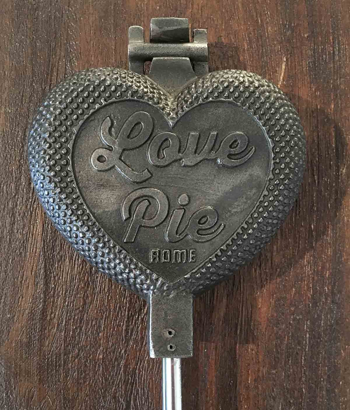 Love Pie Iron - Cast Iron, Rome Industries #1540 – romeindustries
